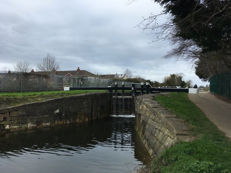 Walking on the Royal Canal: Cross Guns Bridge to Castleknock Train ...