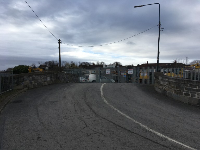 Walking on the Royal Canal: Cross Guns Bridge to Castleknock Train ...